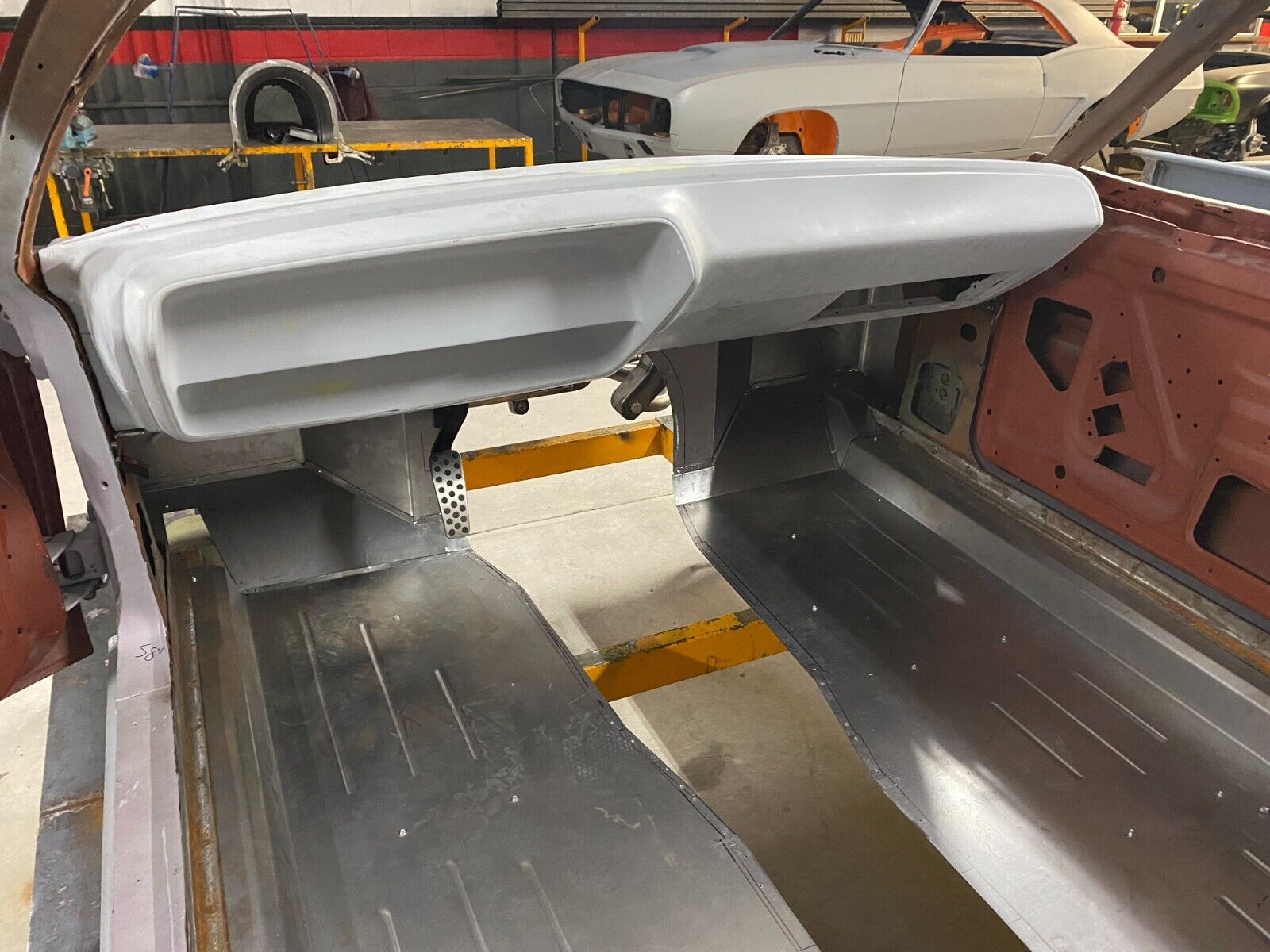 Dodge Challenger Dash, restomod, protouring, HEMI, RT, 440, conv - yea ...